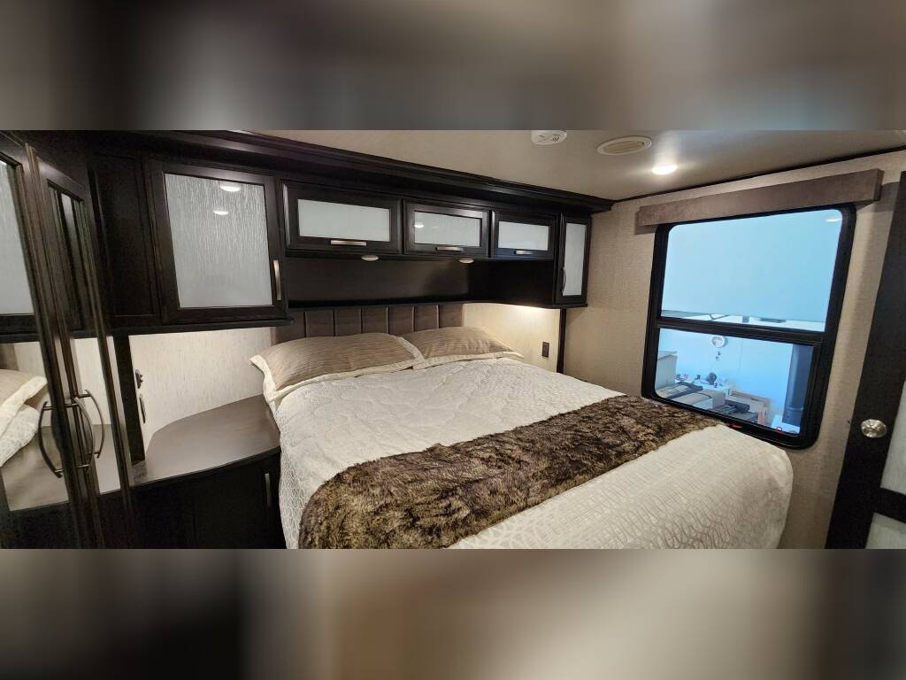 Rent our Radiant 5th Wheel Wonderland! – 39′ for Rent Phoenix | Going ...