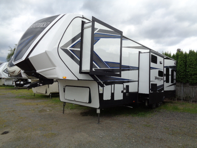 Rent our Radiant 5th Wheel Wonderland! – 39′ for Rent Phoenix | Going ...